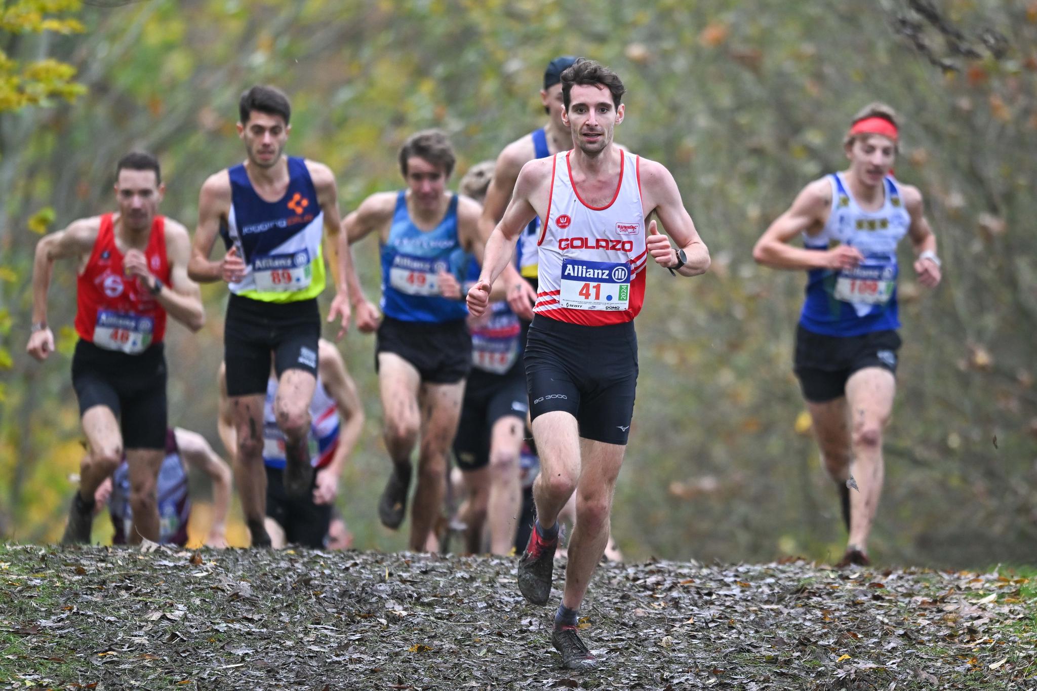 Intense strijd om de EK-tickets op BK veldlopen in Hulshout - Atletiek ...