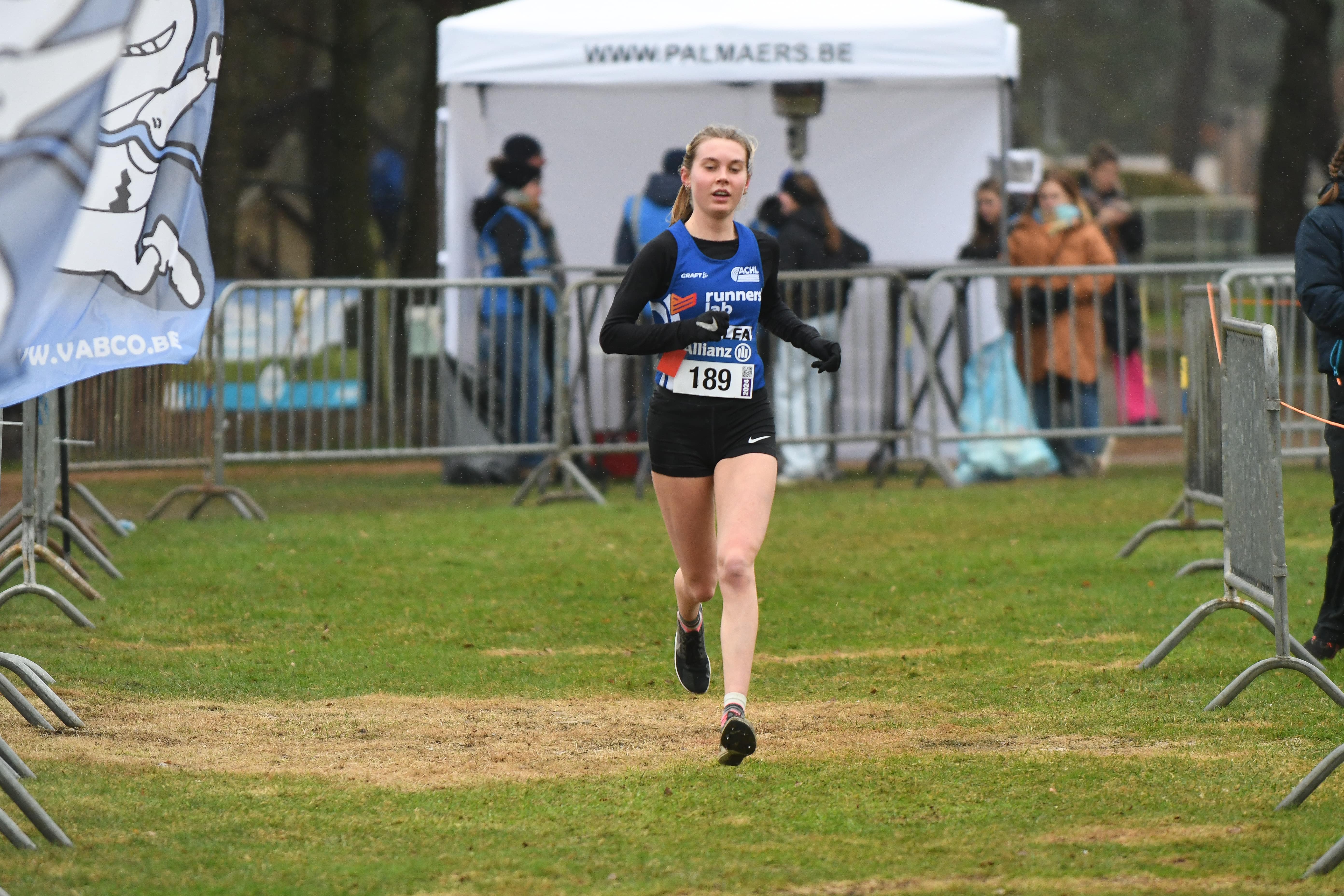 PK veldlopen Antwerpen in Balen: Tim Van de Velde verlengt titel, Fien ...