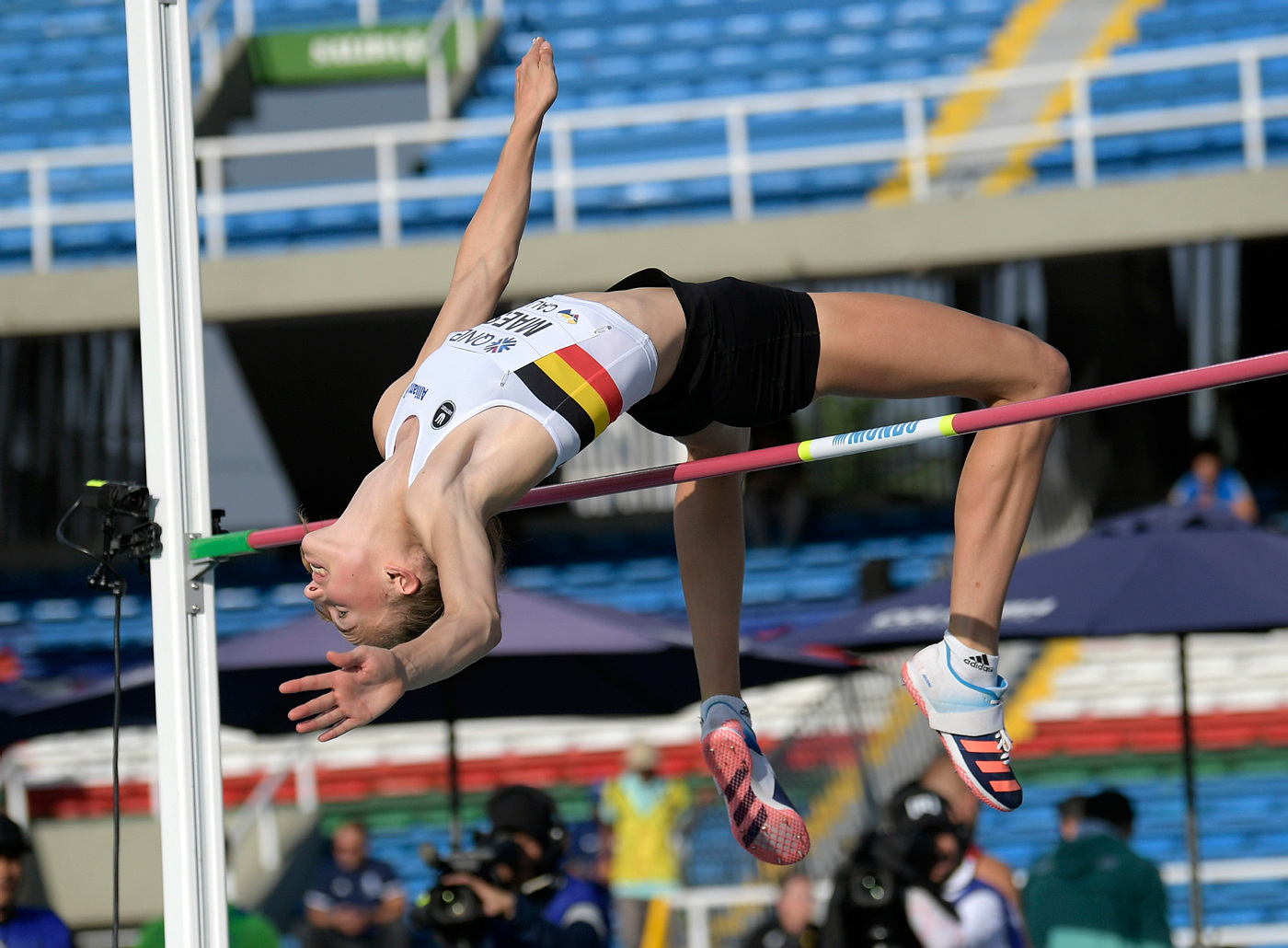 Door de muur met Merel Maes: “Hoogspringen is leuk, maar alleen als het ...