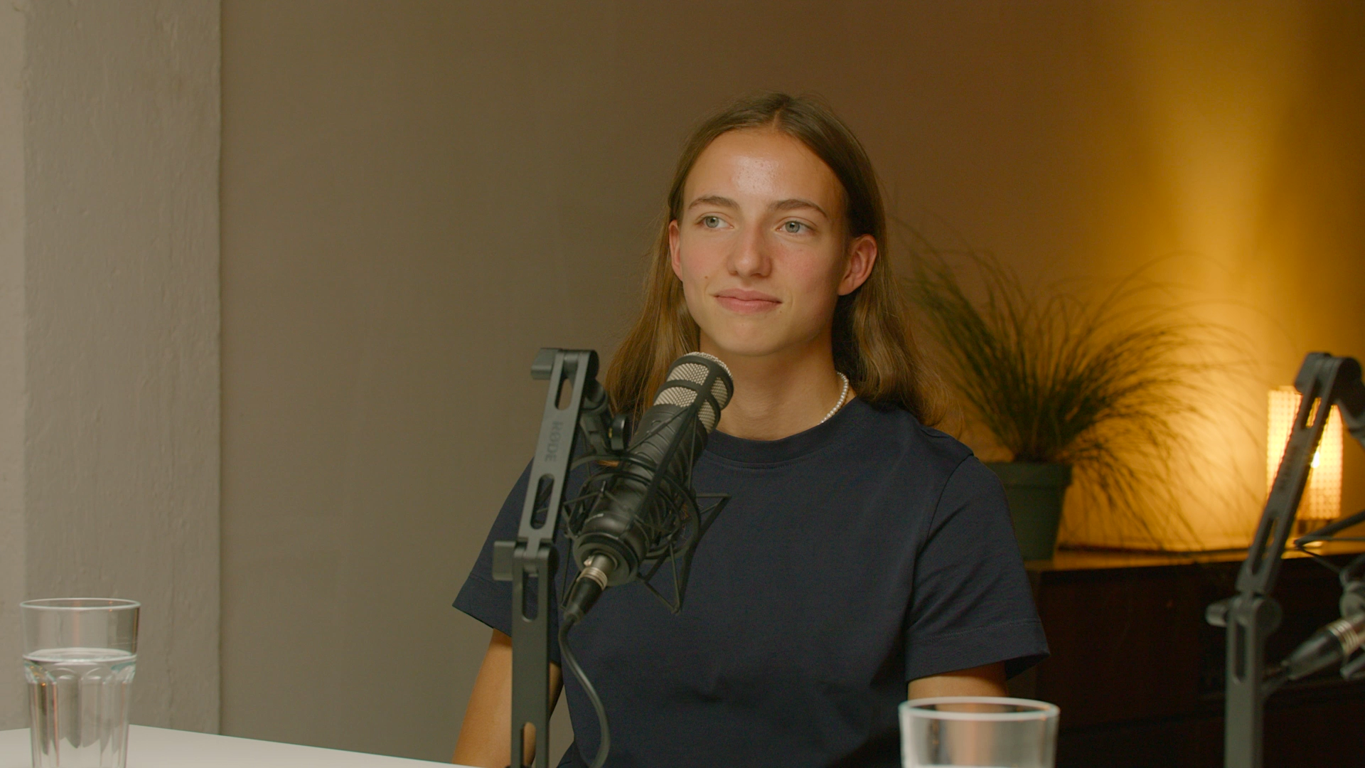 Merel Maes en Janie De Naeyer in Track Record - Atletiek Vlaanderen